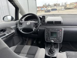 Melns Volkswagen Sharan 2008 Ogre, ar dzinēja tilpumu 2.00 L un nobraukumu 278 tūkst. km par 4200 €, foto 10 vietnē AUTOMOTO.COM.LV