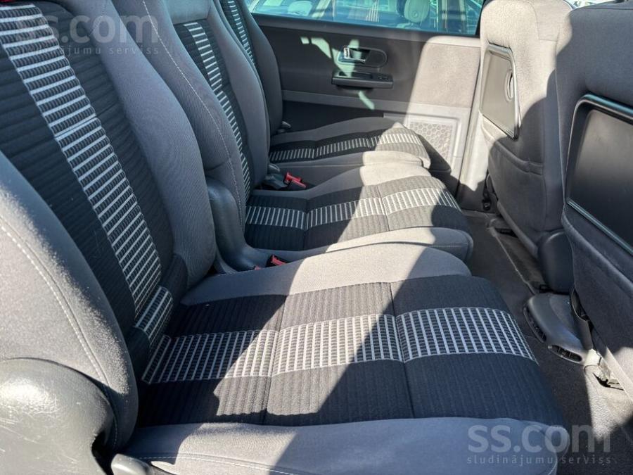 Melns Volkswagen Sharan 2008 Ogre, ar dzinēja tilpumu 2.00 L un nobraukumu 278 tūkst. km par 4200 €, foto 16 vietnē AUTOMOTO.COM.LV