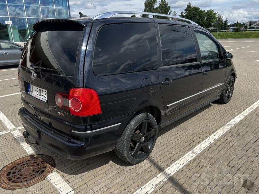 Melns Volkswagen Sharan 2008 Rēzekne, ar dzinēja tilpumu 2.00 L un nobraukumu 311 tūkst. km par 3300 €, foto 4 vietnē AUTOMOTO.COM.LV