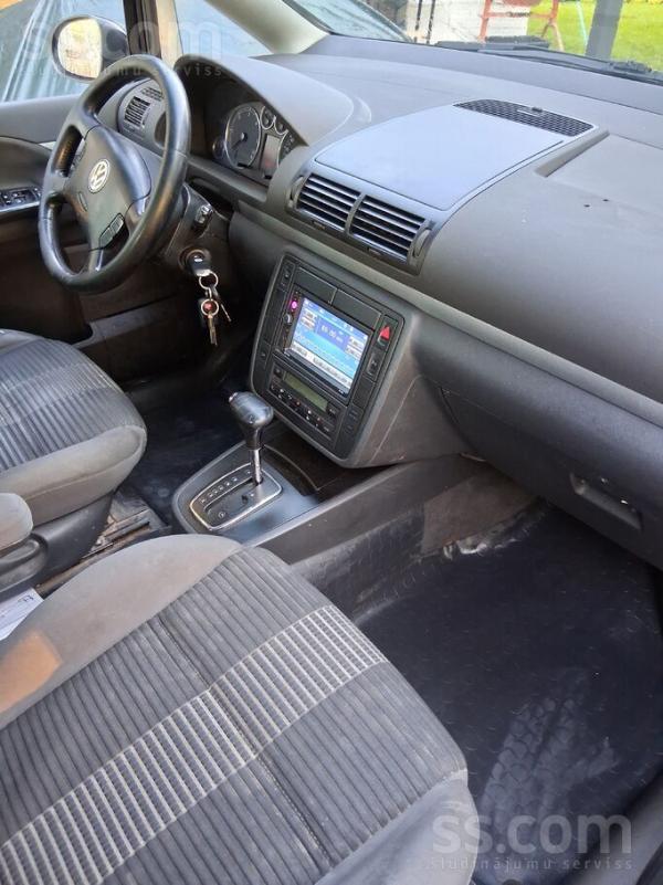 Melns Volkswagen Sharan 2008 Saldus, ar dzinēja tilpumu 1.90 L un nobraukumu 504 tūkst. km par 700 €, foto 3 vietnē AUTOMOTO.COM.LV