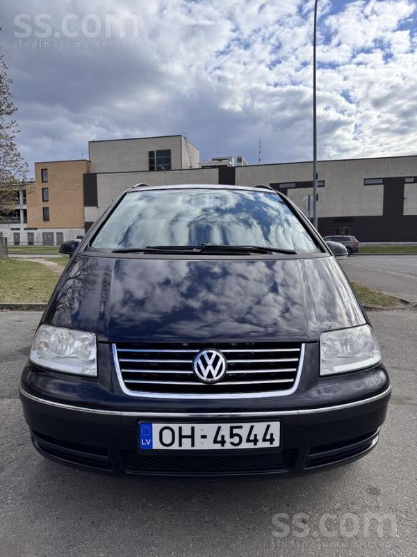 Melns Volkswagen Sharan 2008 Rīga, ar dzinēja tilpumu 1.90 L un nobraukumu 274 tūkst. km par 4300 €, foto 5 vietnē AUTOMOTO.COM.LV