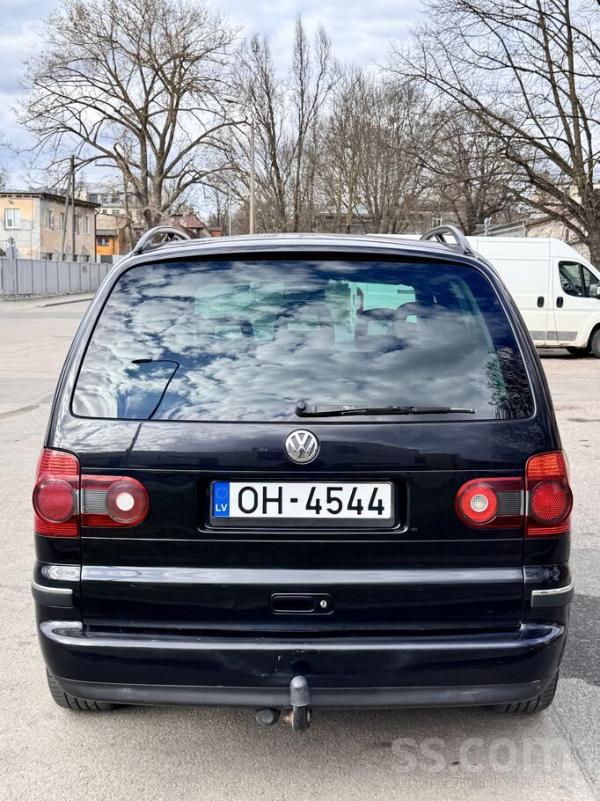 Melns Volkswagen Sharan 2008 Rīga, ar dzinēja tilpumu 1.90 L un nobraukumu 274 tūkst. km par 4300 €, foto 6 vietnē AUTOMOTO.COM.LV