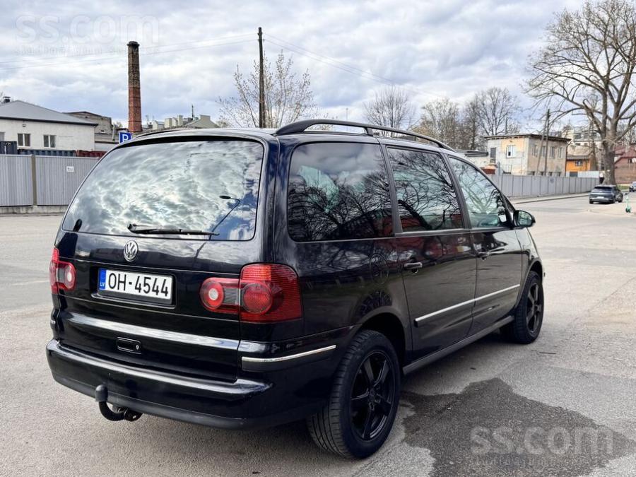 Melns Volkswagen Sharan 2008 Rīga, ar dzinēja tilpumu 1.90 L un nobraukumu 274 tūkst. km par 4300 €, foto 8 vietnē AUTOMOTO.COM.LV