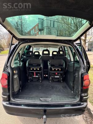 Melns Volkswagen Sharan 2008 Rīga, ar dzinēja tilpumu 1.90 L un nobraukumu 274 tūkst. km par 4300 €, foto 10 vietnē AUTOMOTO.COM.LV