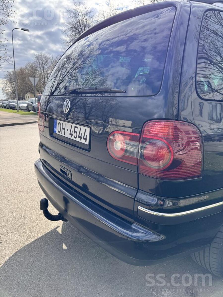 Melns Volkswagen Sharan 2008 Rīga, ar dzinēja tilpumu 1.90 L un nobraukumu 274 tūkst. km par 4300 €, foto 13 vietnē AUTOMOTO.COM.LV