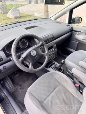 Melns Volkswagen Sharan 2008 Rīga, ar dzinēja tilpumu 1.90 L un nobraukumu 274 tūkst. km par 4300 €, foto 14 vietnē AUTOMOTO.COM.LV