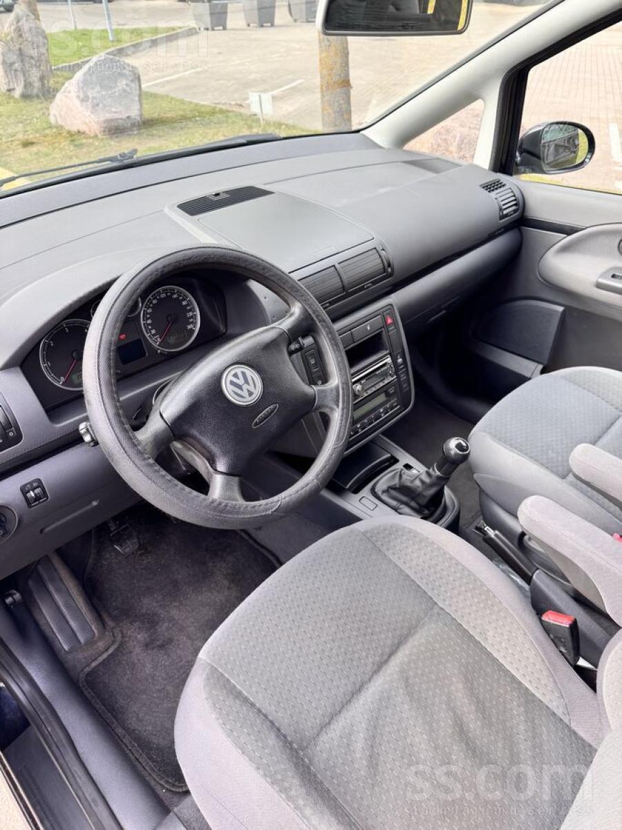Melns Volkswagen Sharan 2008 Rīga, ar dzinēja tilpumu 1.90 L un nobraukumu 274 tūkst. km par 4300 €, foto 14 vietnē AUTOMOTO.COM.LV