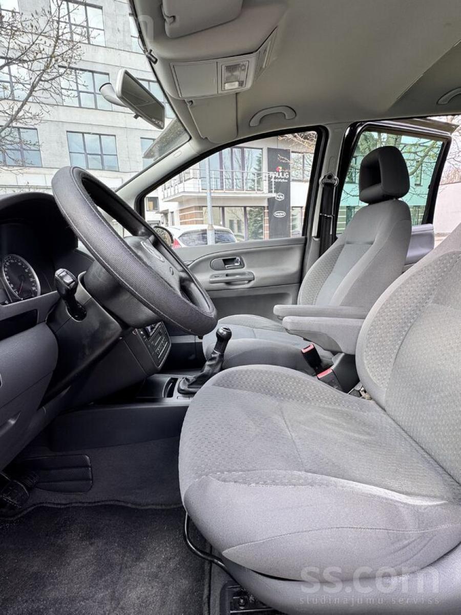 Melns Volkswagen Sharan 2008 Rīga, ar dzinēja tilpumu 1.90 L un nobraukumu 274 tūkst. km par 4300 €, foto 15 vietnē AUTOMOTO.COM.LV