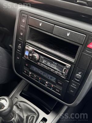 Melns Volkswagen Sharan 2008 Rīga, ar dzinēja tilpumu 1.90 L un nobraukumu 274 tūkst. km par 4300 €, foto 16 vietnē AUTOMOTO.COM.LV