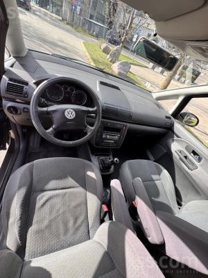 Melns Volkswagen Sharan 2008 Rīga, ar dzinēja tilpumu 1.90 L un nobraukumu 274 tūkst. km par 4300 €, foto 21 vietnē AUTOMOTO.COM.LV