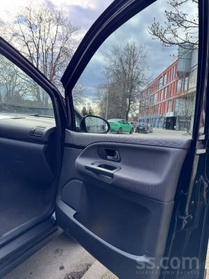 Melns Volkswagen Sharan 2008 Rīga, ar dzinēja tilpumu 1.90 L un nobraukumu 274 tūkst. km par 4300 €, foto 22 vietnē AUTOMOTO.COM.LV