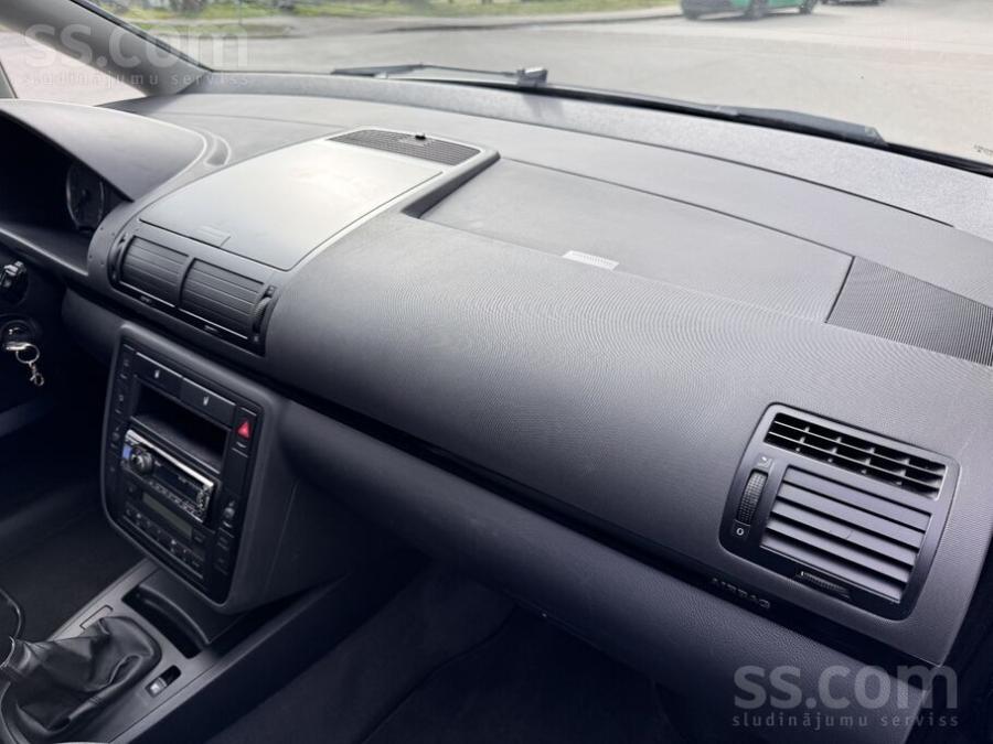 Melns Volkswagen Sharan 2008 Rīga, ar dzinēja tilpumu 1.90 L un nobraukumu 274 tūkst. km par 4300 €, foto 23 vietnē AUTOMOTO.COM.LV