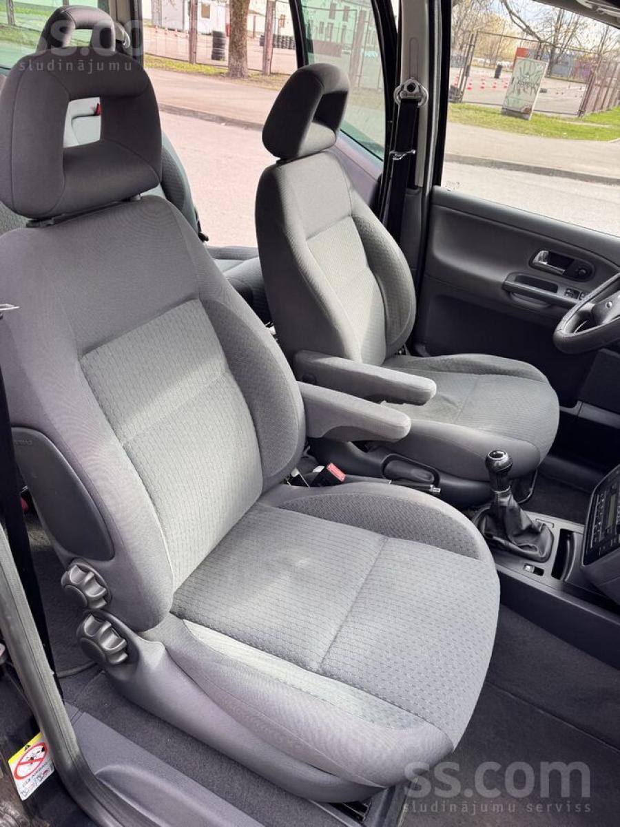 Melns Volkswagen Sharan 2008 Rīga, ar dzinēja tilpumu 1.90 L un nobraukumu 274 tūkst. km par 4300 €, foto 24 vietnē AUTOMOTO.COM.LV