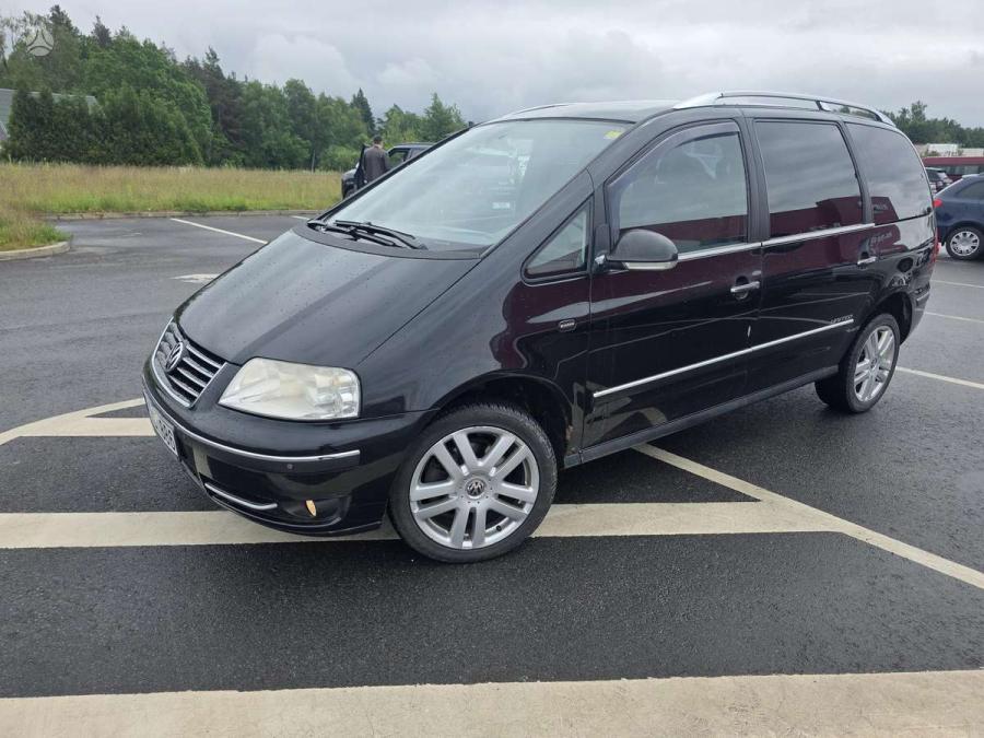Black Volkswagen Sharan 2008 in Vilnius, with an engine capacity of 1.97 L and mileage of 345 thousand km for 2700 €, photo 1 on AUTOMOTO.COM.LV