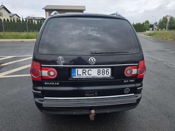Melns Volkswagen Sharan 2008 Viļņa, ar dzinēja tilpumu 1.97 L un nobraukumu 345 tūkst. km par 2700 €, foto 3 vietnē AUTOMOTO.COM.LV