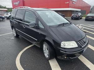 Black Volkswagen Sharan 2008 in Vilnius, with an engine capacity of 1.97 L and mileage of 345 thousand km for 2700 €, photo 6 on AUTOMOTO.COM.LV