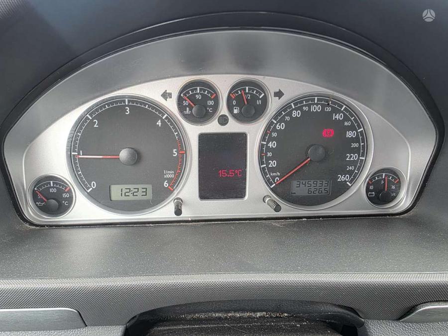 Black Volkswagen Sharan 2008 in Vilnius, with an engine capacity of 1.97 L and mileage of 345 thousand km for 2700 €, photo 9 on AUTOMOTO.COM.LV