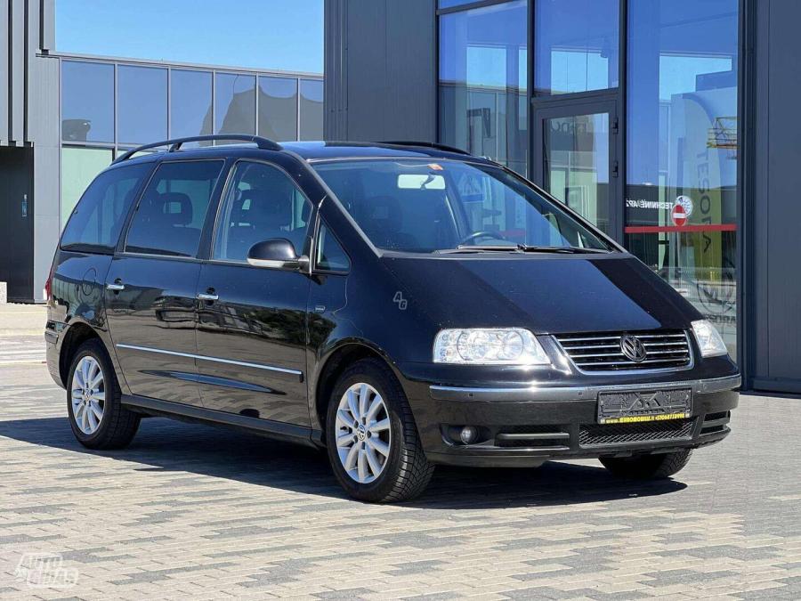 Melns Volkswagen Sharan 2008 Šauļi, ar dzinēja tilpumu 2.00 L un nobraukumu 299 tūkst. km par 3650 €, foto 1 vietnē AUTOMOTO.COM.LV