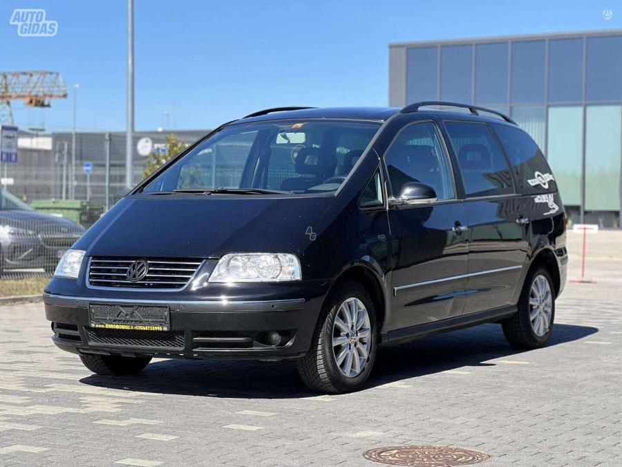 Melns Volkswagen Sharan 2008 Šauļi, ar dzinēja tilpumu 2.00 L un nobraukumu 299 tūkst. km par 3650 €, foto 3 vietnē AUTOMOTO.COM.LV