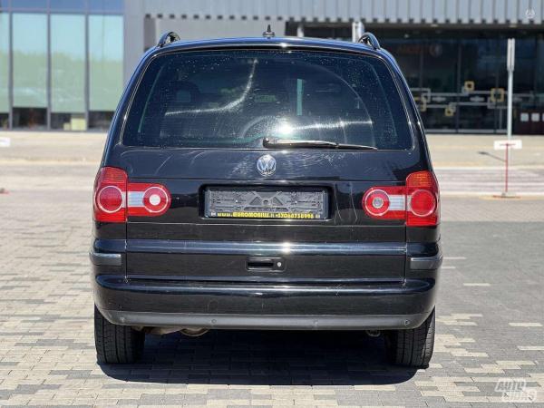 Black Volkswagen Sharan 2008 in Siauliai, with an engine capacity of 2.00 L and mileage of 299 thousand km for 3650 €, photo 6 on AUTOMOTO.COM.LV