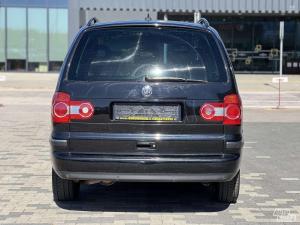 Melns Volkswagen Sharan 2008 Šauļi, ar dzinēja tilpumu 2.00 L un nobraukumu 299 tūkst. km par 3650 €, foto 7 vietnē AUTOMOTO.COM.LV