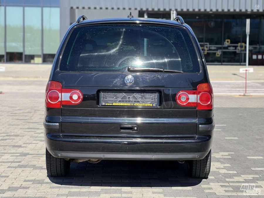 Melns Volkswagen Sharan 2008 Šauļi, ar dzinēja tilpumu 2.00 L un nobraukumu 299 tūkst. km par 3650 €, foto 7 vietnē AUTOMOTO.COM.LV