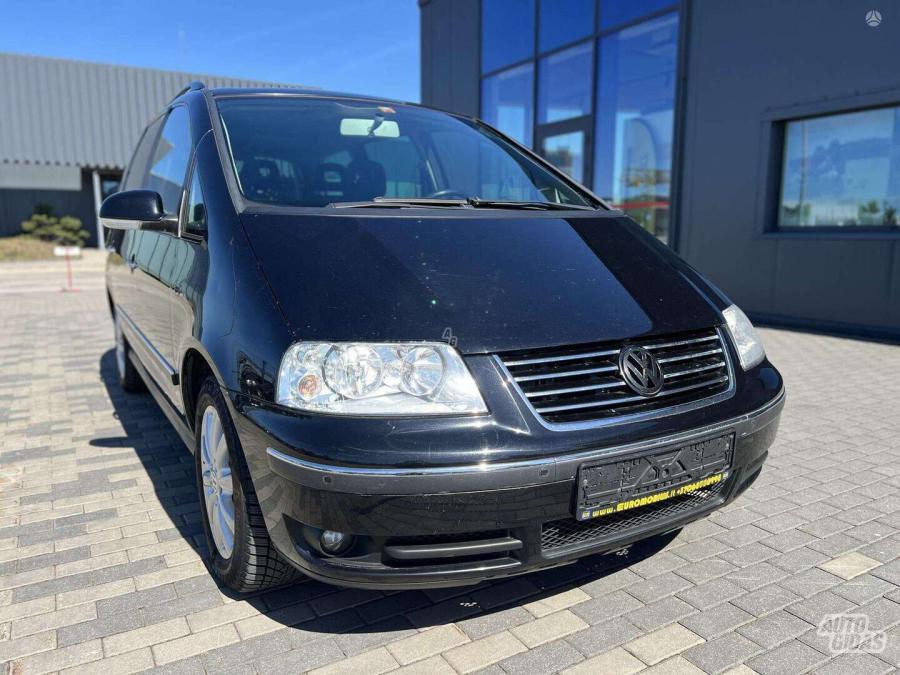 Melns Volkswagen Sharan 2008 Šauļi, ar dzinēja tilpumu 2.00 L un nobraukumu 299 tūkst. km par 3650 €, foto 10 vietnē AUTOMOTO.COM.LV