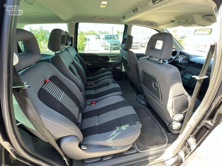 Melns Volkswagen Sharan 2008 Šauļi, ar dzinēja tilpumu 2.00 L un nobraukumu 299 tūkst. km par 3650 €, foto 16 vietnē AUTOMOTO.COM.LV
