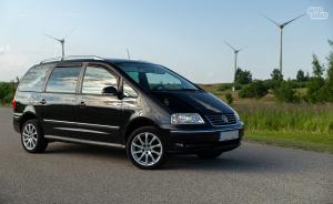 Black Volkswagen Sharan 2008 in Ukmerge, with an engine capacity of 2.00 L and mileage of 292 thousand km for 3400 €, photo 3 on AUTOMOTO.COM.LV