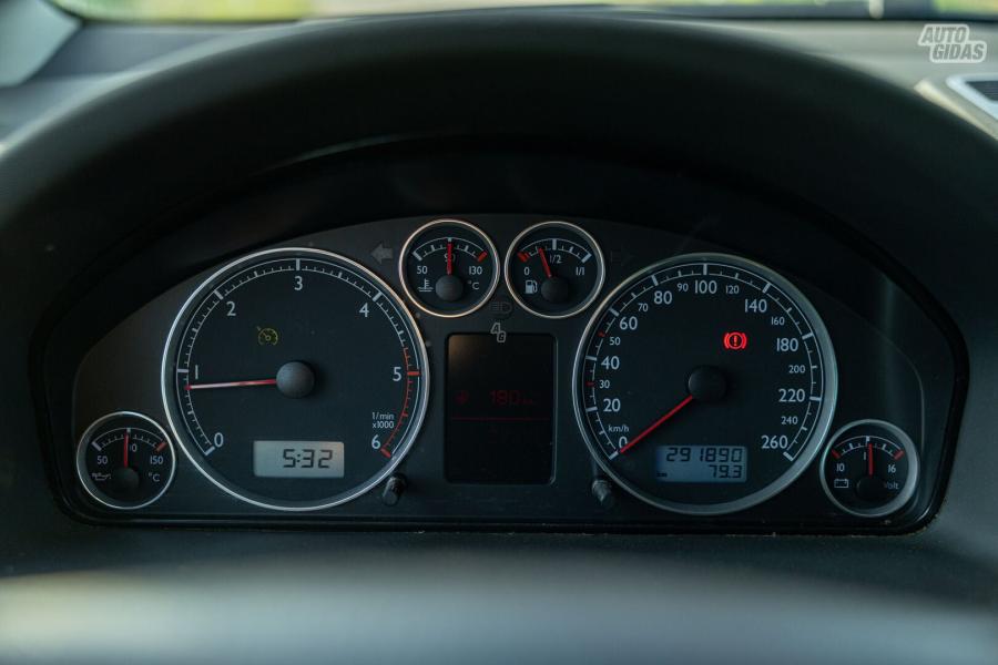 Black Volkswagen Sharan 2008 in Ukmerge, with an engine capacity of 2.00 L and mileage of 292 thousand km for 3400 €, photo 18 on AUTOMOTO.COM.LV