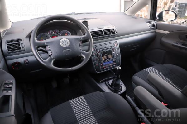 Melns Volkswagen Sharan 2009 Tukums, ar dzinēja tilpumu 2.00 L un nobraukumu 342 tūkst. km par 4990 €, foto 6 vietnē AUTOMOTO.COM.LV