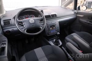 Black Volkswagen Sharan 2009 in Tukums, with an engine capacity of 2.00 L and mileage of 342 thousand km for 4990 €, photo 6 on AUTOMOTO.COM.LV