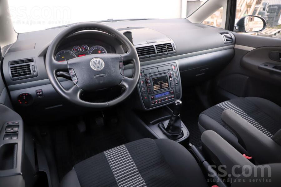 Black Volkswagen Sharan 2009 in Tukums, with an engine capacity of 2.00 L and mileage of 342 thousand km for 4990 €, photo 6 on AUTOMOTO.COM.LV