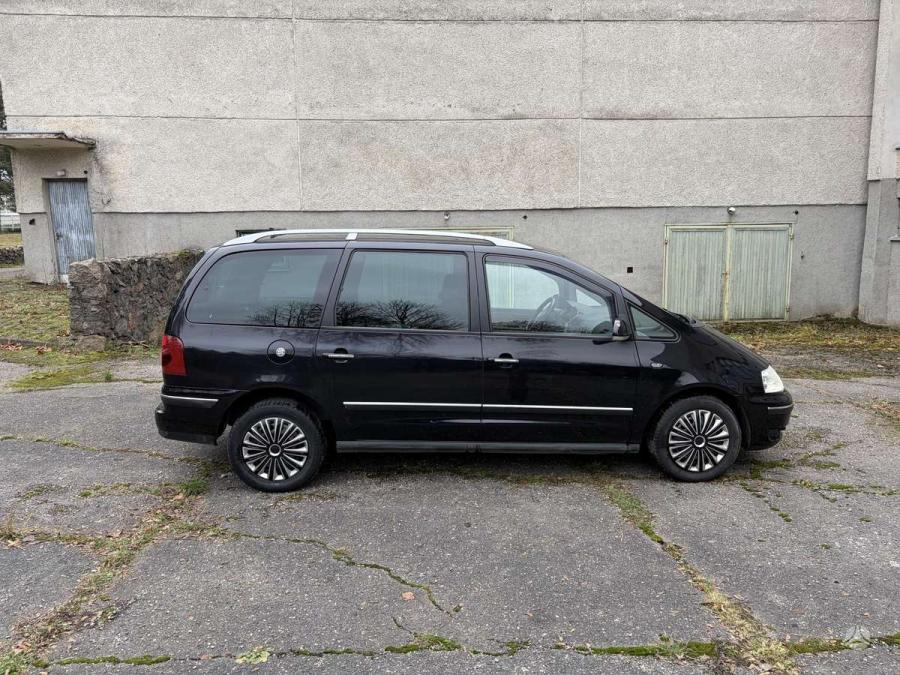 Melns Volkswagen Sharan 2009 Kėdainiai, ar dzinēja tilpumu 1.97 L un nobraukumu 269 tūkst. km par 4289 €, foto 6 vietnē AUTOMOTO.COM.LV