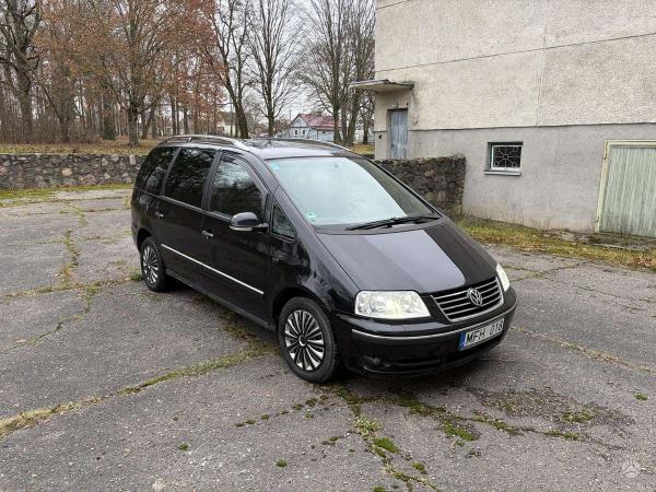Black Volkswagen Sharan 2009 in Kedainiai, with an engine capacity of 1.97 L and mileage of 269 thousand km for 4289 €, photo 7 on AUTOMOTO.COM.LV