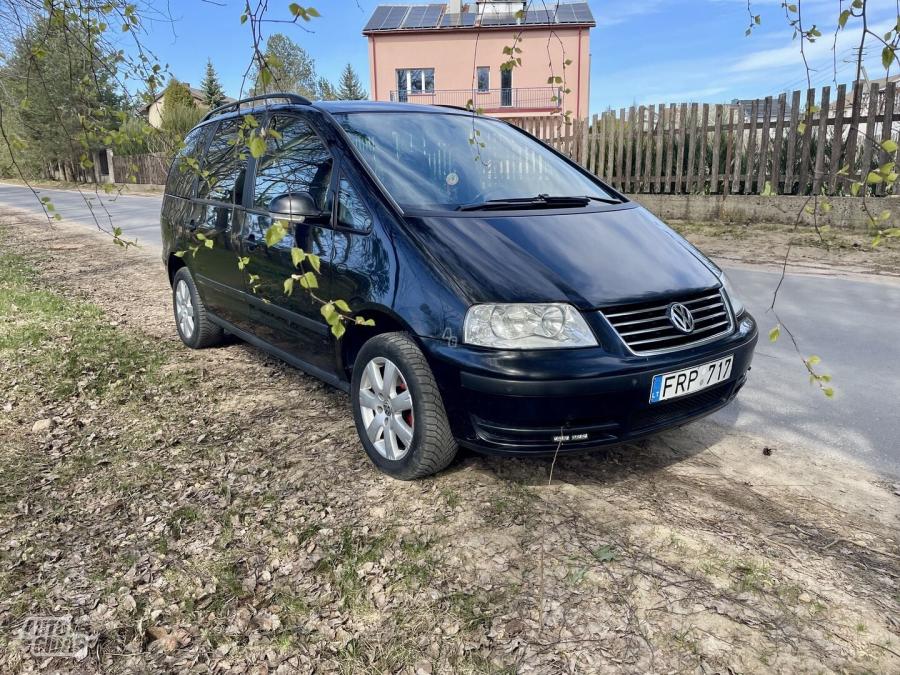 Black Volkswagen Sharan 2009 in Vilnius, with an engine capacity of 2.00 L and mileage of 370 thousand km for 2750 €, photo 1 on AUTOMOTO.COM.LV