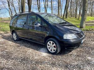 Black Volkswagen Sharan 2009 in Vilnius, with an engine capacity of 2.00 L and mileage of 370 thousand km for 2750 €, photo 10 on AUTOMOTO.COM.LV
