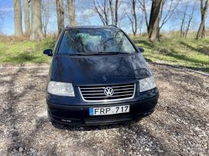 Black Volkswagen Sharan 2009 in Vilnius, with an engine capacity of 2.00 L and mileage of 370 thousand km for 2750 €, photo 15 on AUTOMOTO.COM.LV