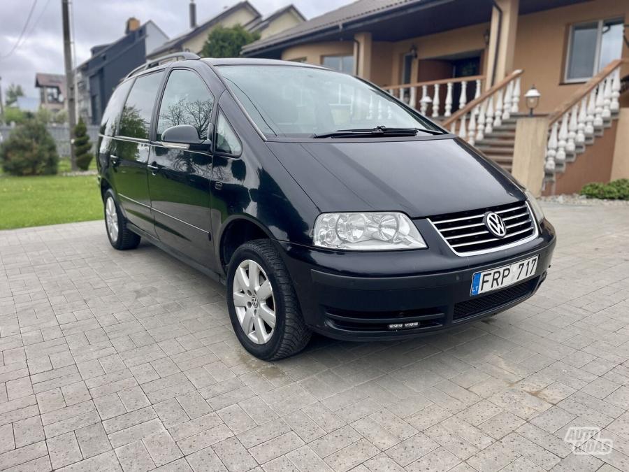 Melns Volkswagen Sharan 2009 Viļņa, ar dzinēja tilpumu 2.00 L un nobraukumu 385 tūkst. km par 2700 €, foto 1 vietnē AUTOMOTO.COM.LV
