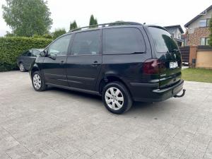 Melns Volkswagen Sharan 2009 Viļņa, ar dzinēja tilpumu 2.00 L un nobraukumu 385 tūkst. km par 2700 €, foto 6 vietnē AUTOMOTO.COM.LV