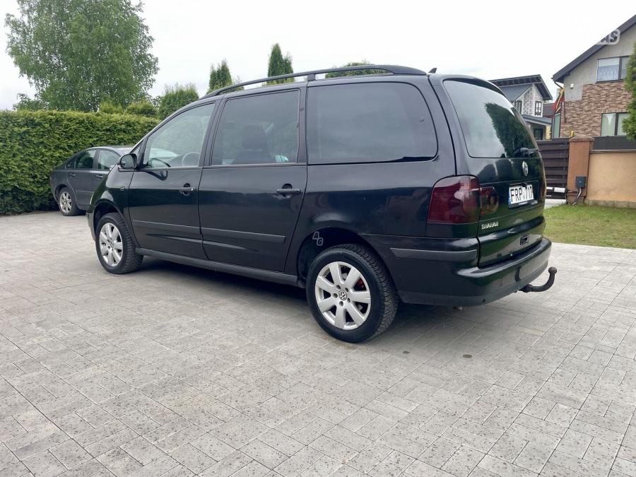 Melns Volkswagen Sharan 2009 Viļņa, ar dzinēja tilpumu 2.00 L un nobraukumu 385 tūkst. km par 2700 €, foto 6 vietnē AUTOMOTO.COM.LV