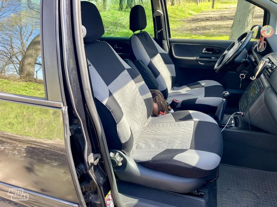 Melns Volkswagen Sharan 2009 Viļņa, ar dzinēja tilpumu 2.00 L un nobraukumu 385 tūkst. km par 2700 €, foto 13 vietnē AUTOMOTO.COM.LV