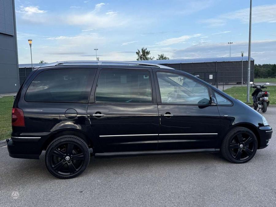 Melns Volkswagen Sharan 2009 Prienai, ar dzinēja tilpumu 1.97 L un nobraukumu 246 tūkst. km par 4450 €, foto 7 vietnē AUTOMOTO.COM.LV