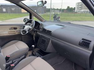 Melns Volkswagen Sharan 2009 Prienai, ar dzinēja tilpumu 1.97 L un nobraukumu 246 tūkst. km par 4450 €, foto 10 vietnē AUTOMOTO.COM.LV