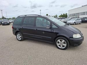Black Volkswagen Sharan 2009 in Marijampole, with an engine capacity of 2.00 L and mileage of 285 thousand km for 4100 €, photo 3 on AUTOMOTO.COM.LV