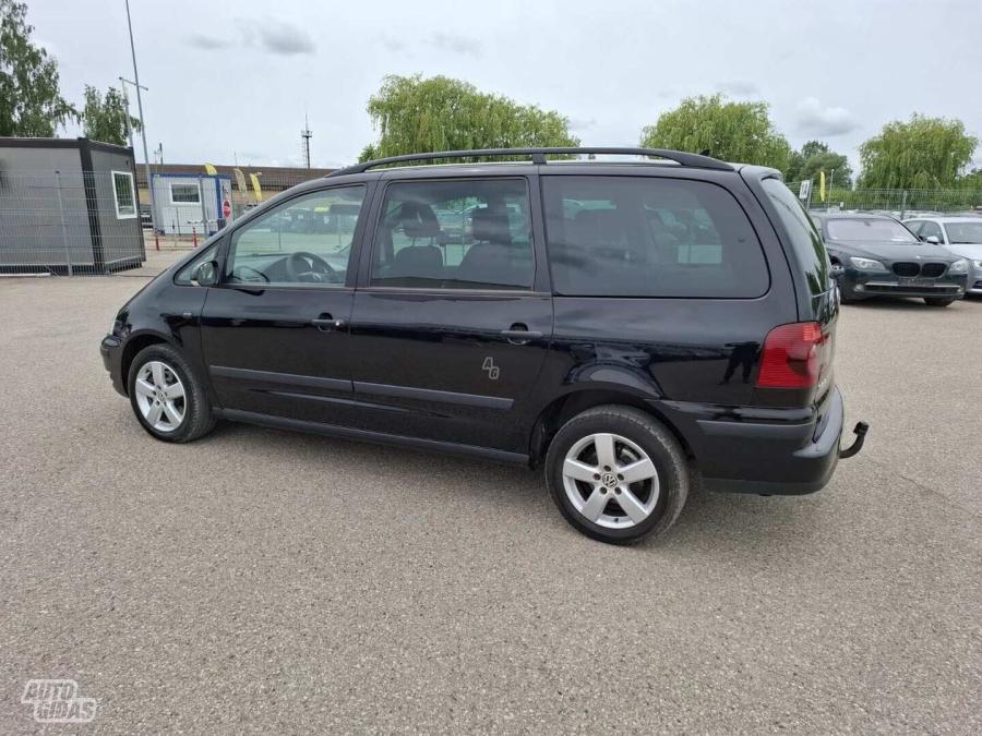 Black Volkswagen Sharan 2009 in Marijampole, with an engine capacity of 2.00 L and mileage of 285 thousand km for 4100 €, photo 4 on AUTOMOTO.COM.LV