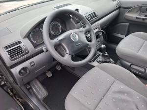 Black Volkswagen Sharan 2009 in Marijampole, with an engine capacity of 2.00 L and mileage of 285 thousand km for 4100 €, photo 8 on AUTOMOTO.COM.LV