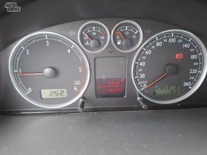 Black Volkswagen Sharan 2009 in Marijampole, with an engine capacity of 2.00 L and mileage of 285 thousand km for 4100 €, photo 9 on AUTOMOTO.COM.LV