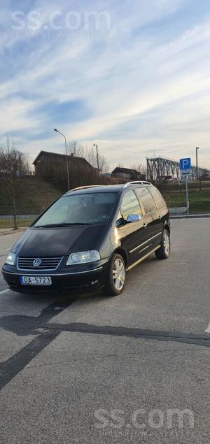 Melns Volkswagen Sharan 2009 Daugavpils, ar dzinēja tilpumu 2.00 L un nobraukumu 200 tūkst. km par 4200 €, foto  vietnē AUTOMOTO.COM.LV