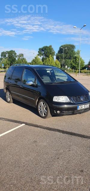 Melns Volkswagen Sharan 2009 Daugavpils, ar dzinēja tilpumu 2.00 L un nobraukumu 0 tūkst. km par 3900 €, foto 3 vietnē AUTOMOTO.COM.LV